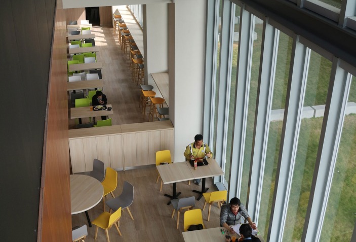 A vertical campus. Chu Hai College by Rocco Design Architects | METALOCUS
