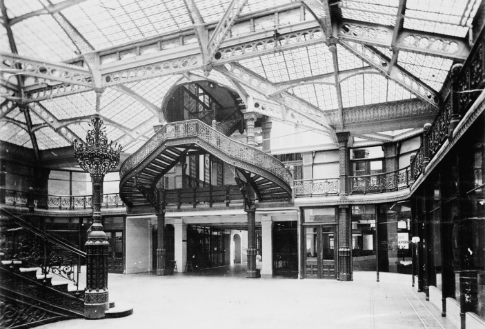 Rookery building by Frank Lloyd Wright | METALOCUS