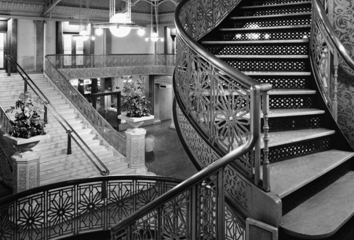 Rookery building by Frank Lloyd Wright | METALOCUS