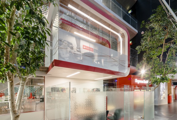 Implementation of Santander Bank Triton Square Branch | METALOCUS
