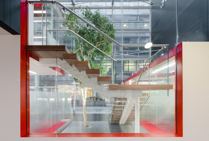 Implementation of Santander Bank Triton Square Branch | METALOCUS