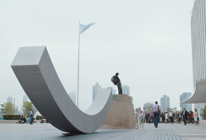 "The Best Wapon". Snøhetta Creates Peace Bench Sculpture for the UN ...