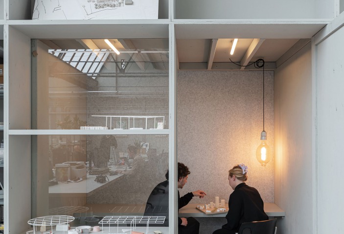 A new workplace for the studio. Karper K by Studioninedots | METALOCUS