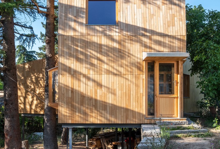Precedent for cohousing. Simbionte House by Susana Velasco and Jesús ...
