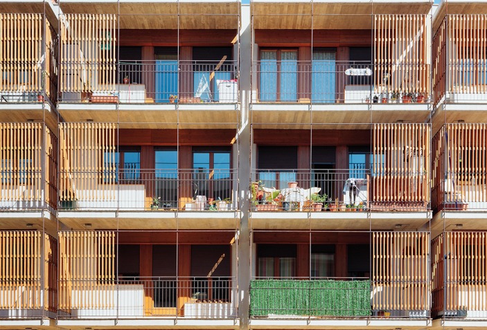 80 social housing in Salou by Toni Gironès | METALOCUS