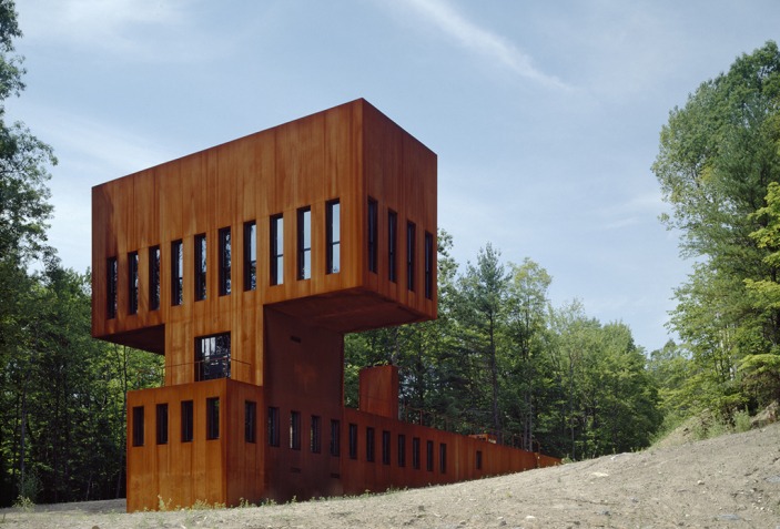 The red steel "T" | METALOCUS