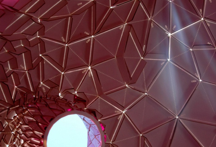 Amid Cero9. On complex geometry | METALOCUS